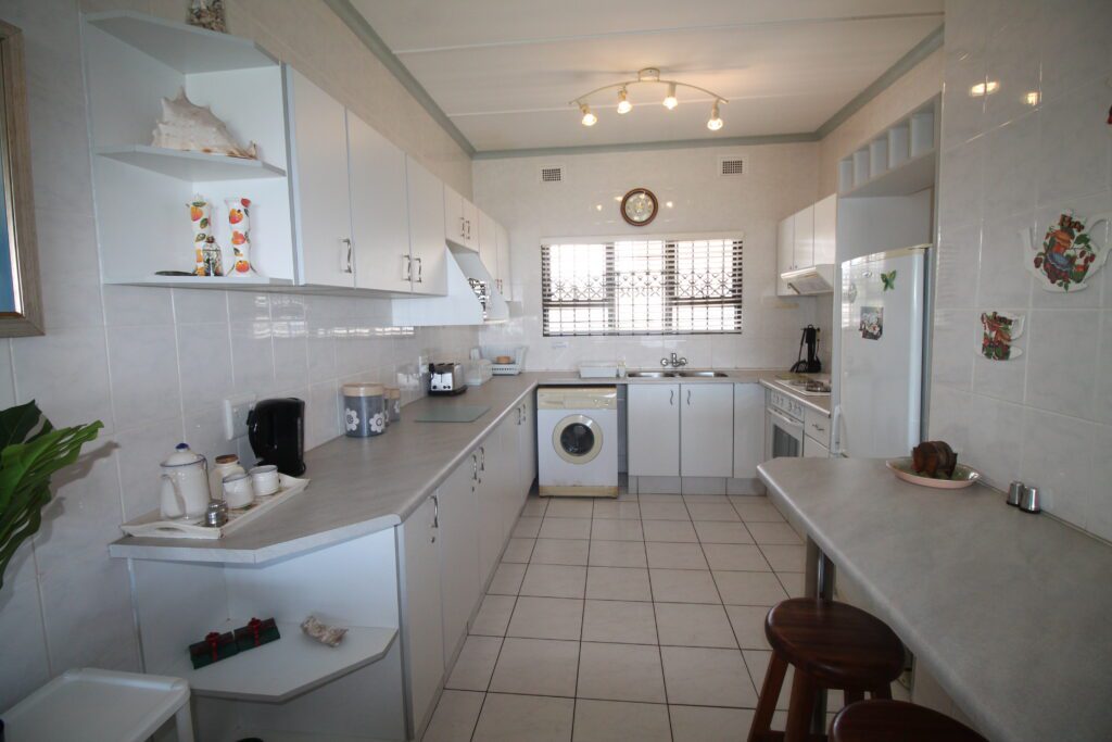 Ocean Breeze 11 Manaba Beach Self Catering Accommodation